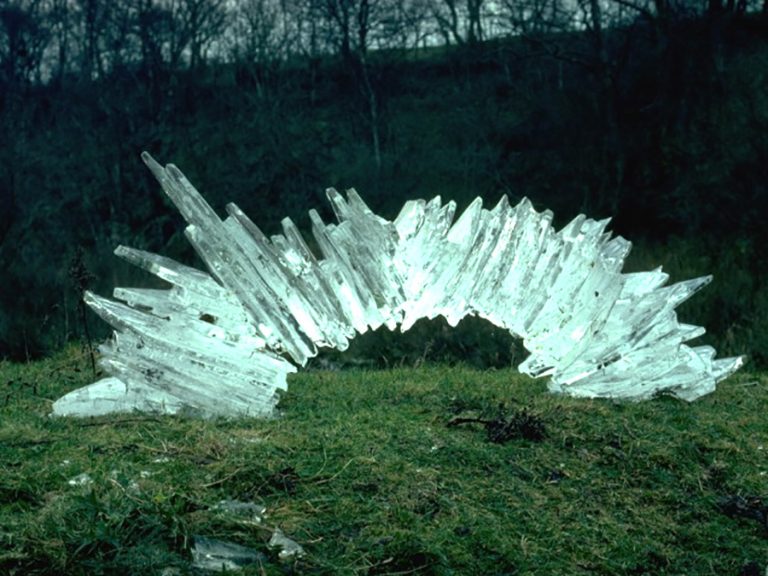 Andy Goldsworthy in Winter – Moss and Fog