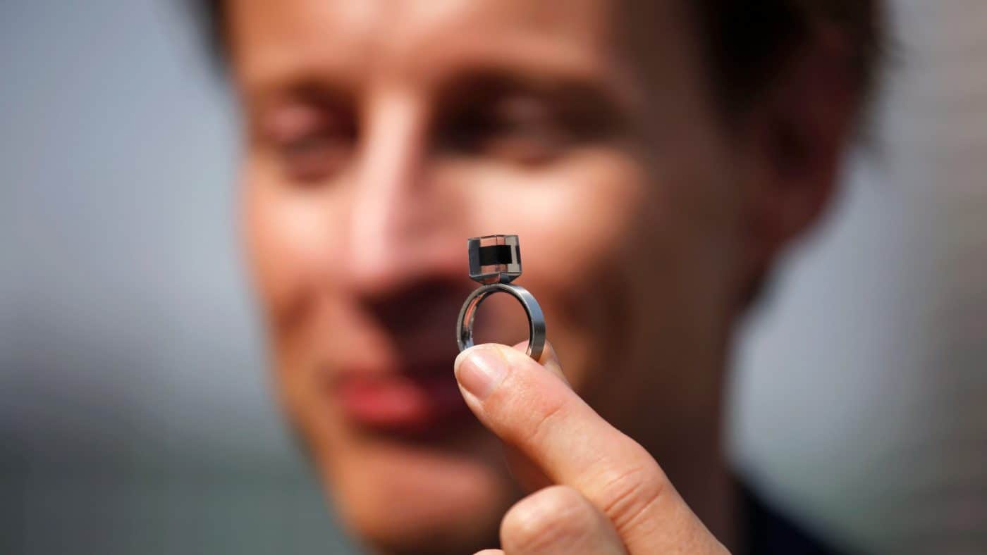 The Smog Free Ring Represents 1000 Square Meters of Cleaned Air » Moss ...