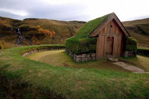 The Magic of Icelandic Turf Houses – Moss and Fog