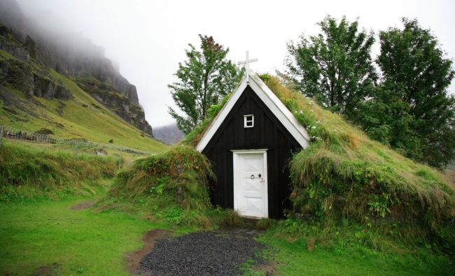 The Magic of Icelandic Turf Houses – Moss and Fog