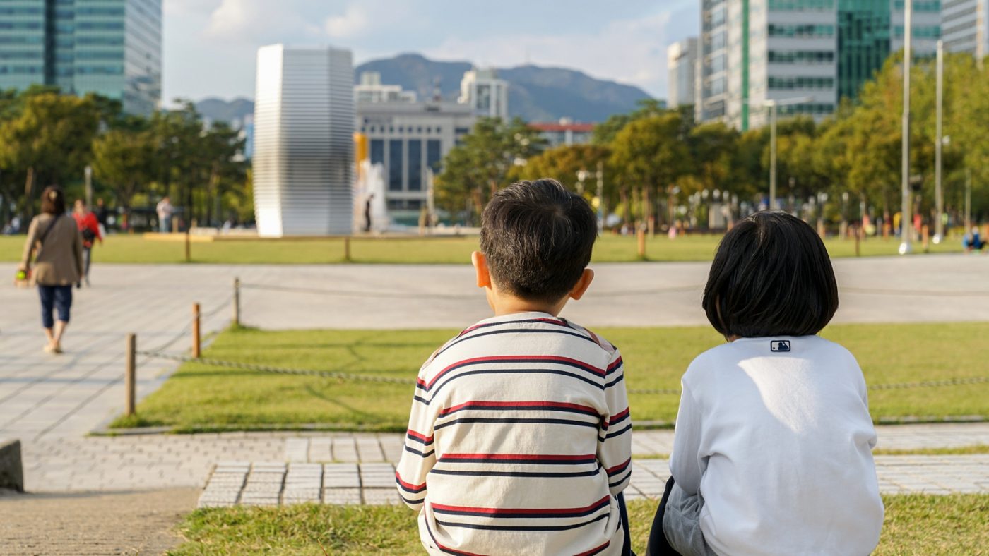 The Smog Free Ring Represents 1000 Square Meters of Cleaned Air » Moss ...