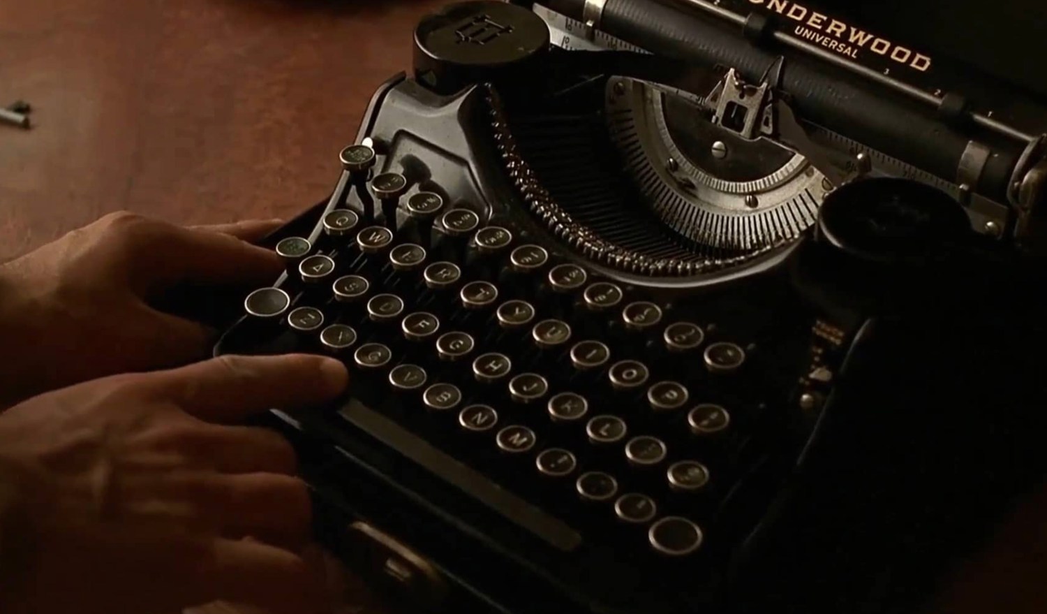 The Typewriter, a Love Story – Moss and Fog