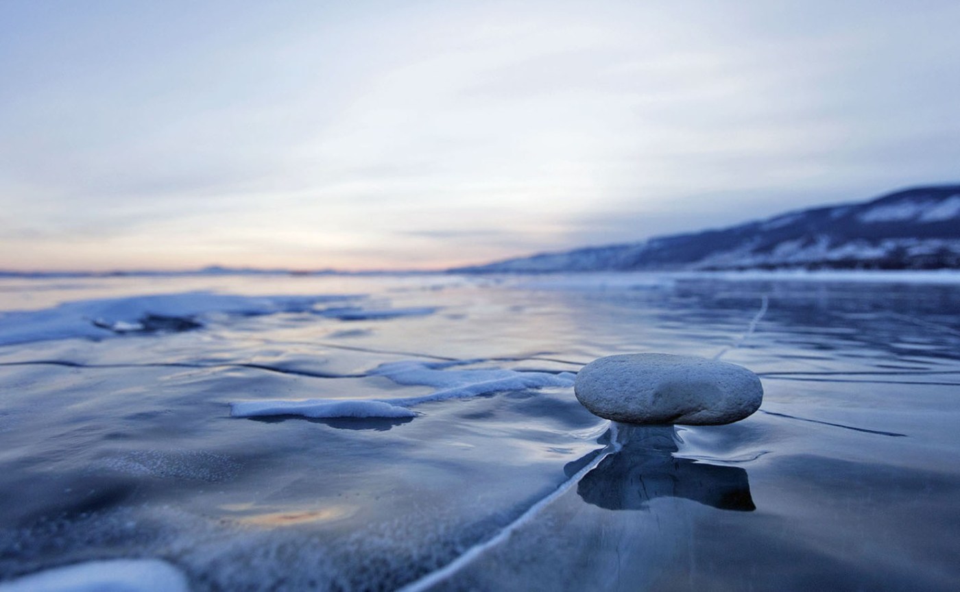 Baikal Zen – Stones Seemingly Floating On Ice – Moss and Fog