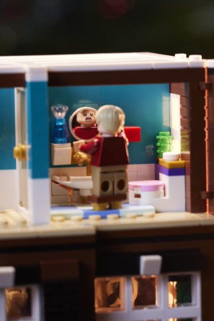 LEGO’s Huge New ‘Home Alone’ Set is Masterfully Detailed and Faithful ...