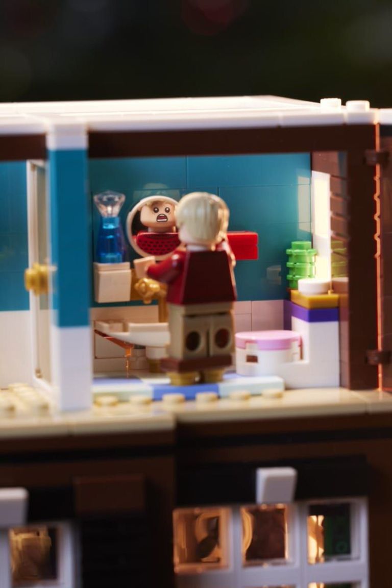 LEGO’s Huge New ‘Home Alone’ Set is Masterfully Detailed and Faithful ...
