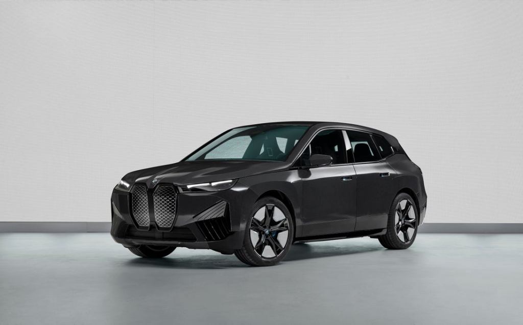 BMW's New Color Changing iX Electric | Moss and Fog