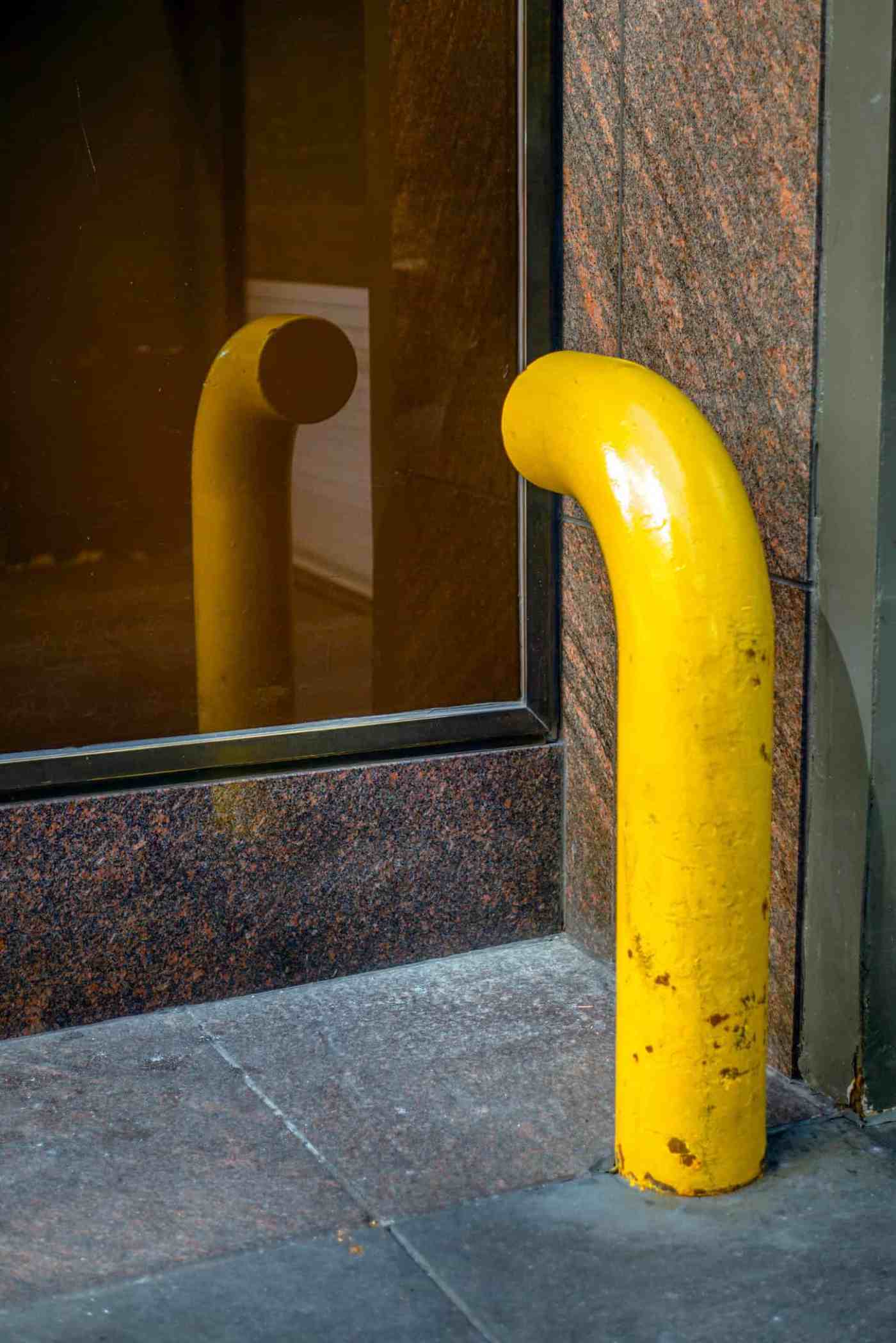 Eric Kogan’s Brilliantly Timed Urban Moments – Moss and Fog