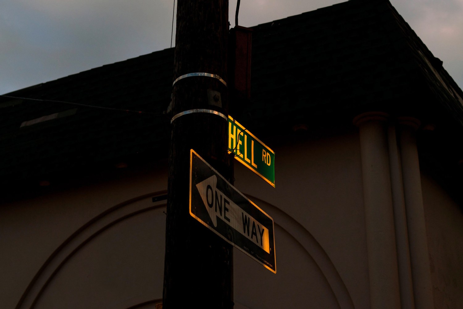 Eric Kogan’s Brilliantly Timed Urban Moments – Moss and Fog