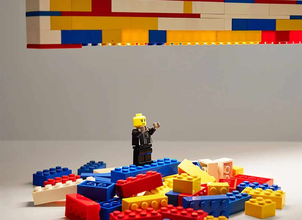 Ambience Lighting Repurposes LEGOs Into Colorful Linear Lamp – Moss and Fog