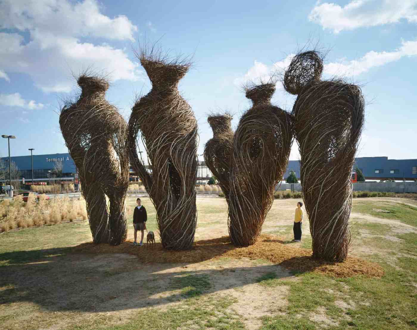 Patrick Dougherty’s Poetic and Beautiful Woven Sculptures – Moss and Fog