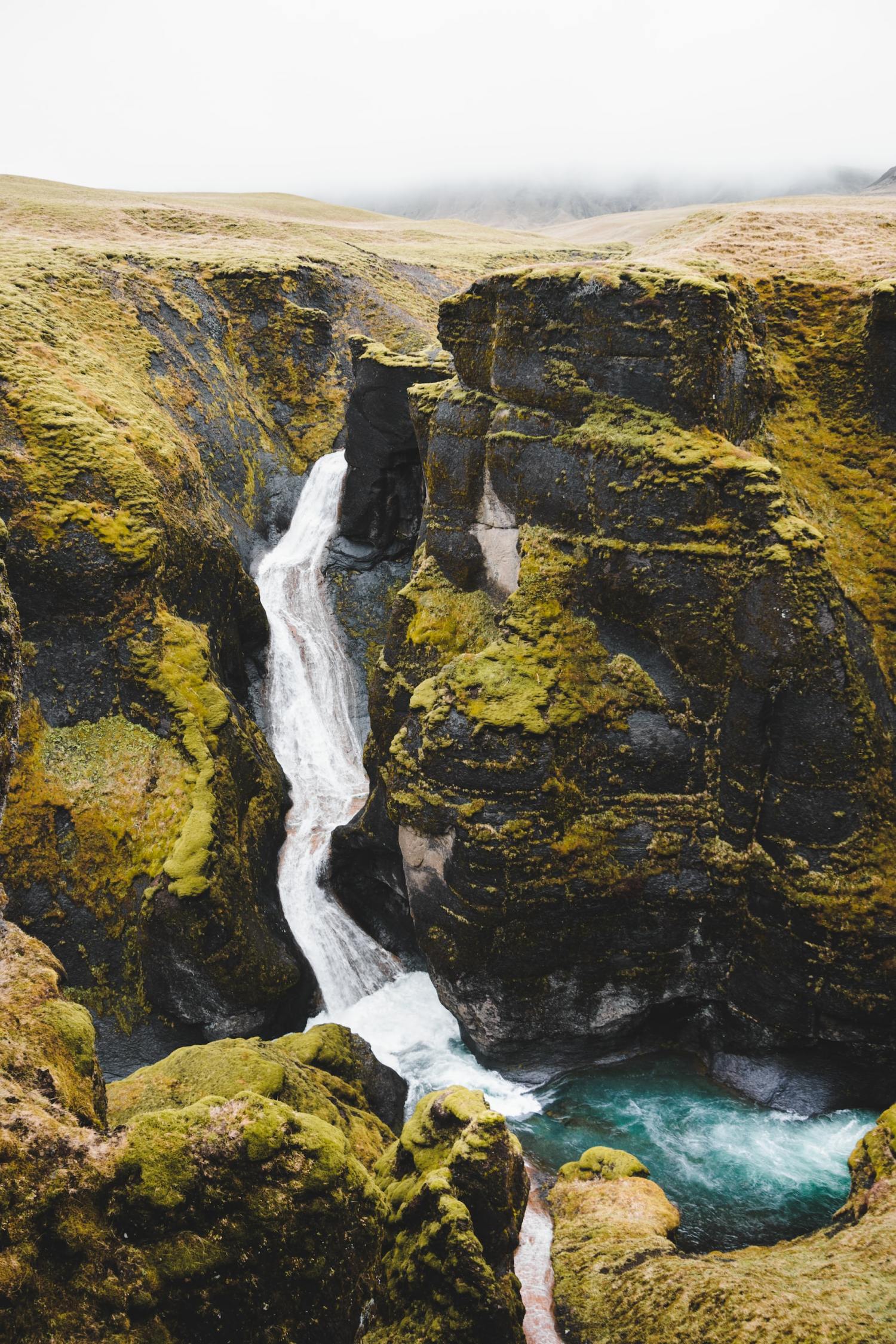 Fjaðrárgljúfur, An Incredibly Hard to Spell and Jaw Dropping Canyon In ...
