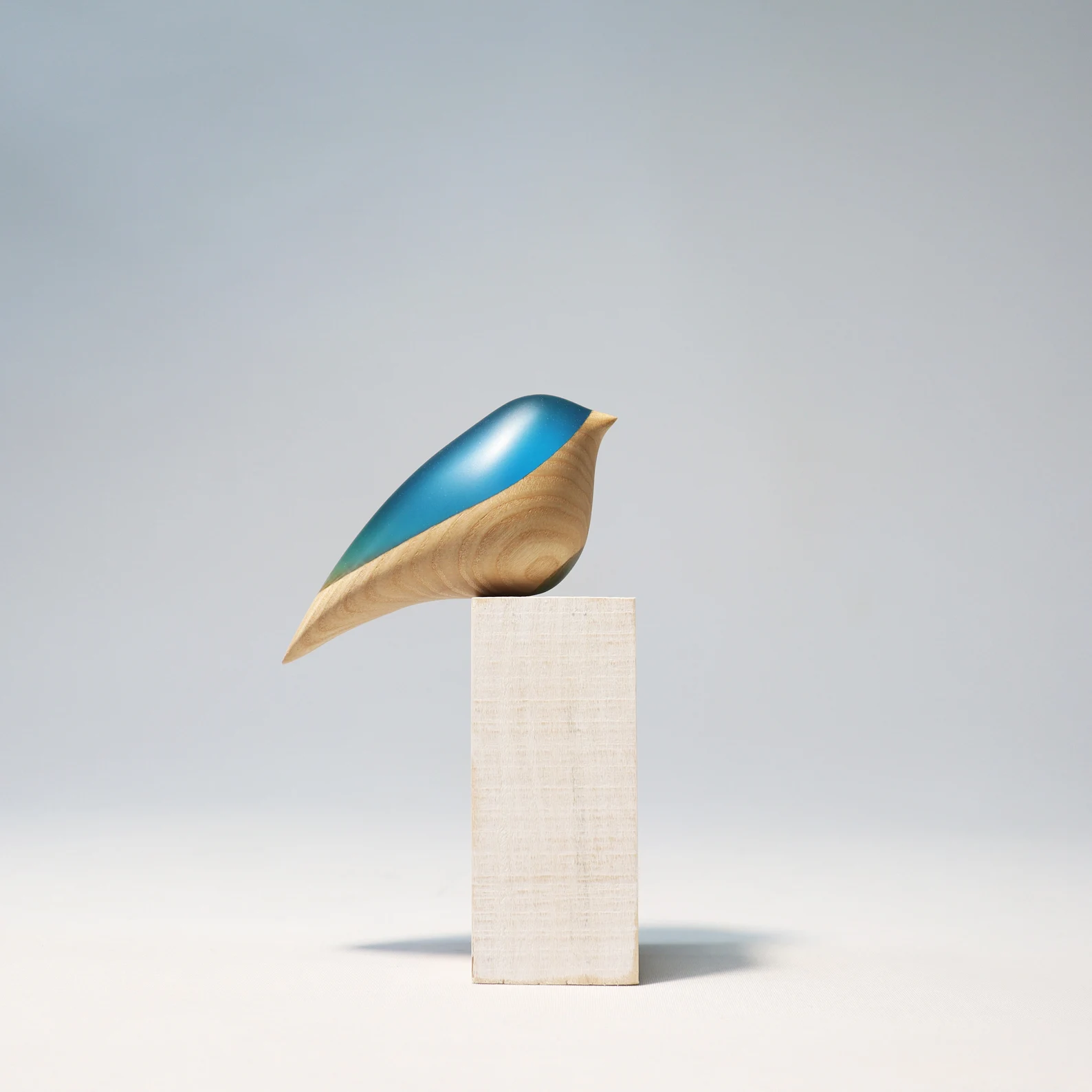 Ukrainian Artist Creates Sleek Wood and Resin Birds | Moss and Fog