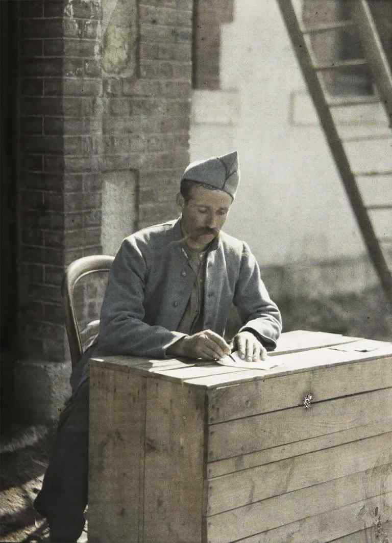 Autochrome Lumière, The World’s Earliest Color Film – Moss and Fog