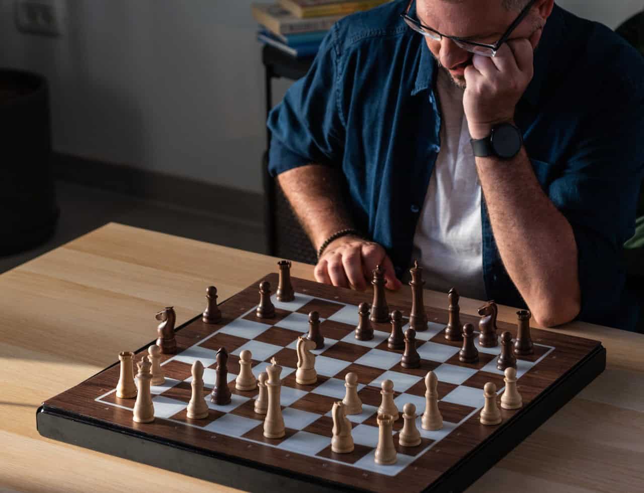 GoChess Features an AI-Powered Board With Pieces That Move ...