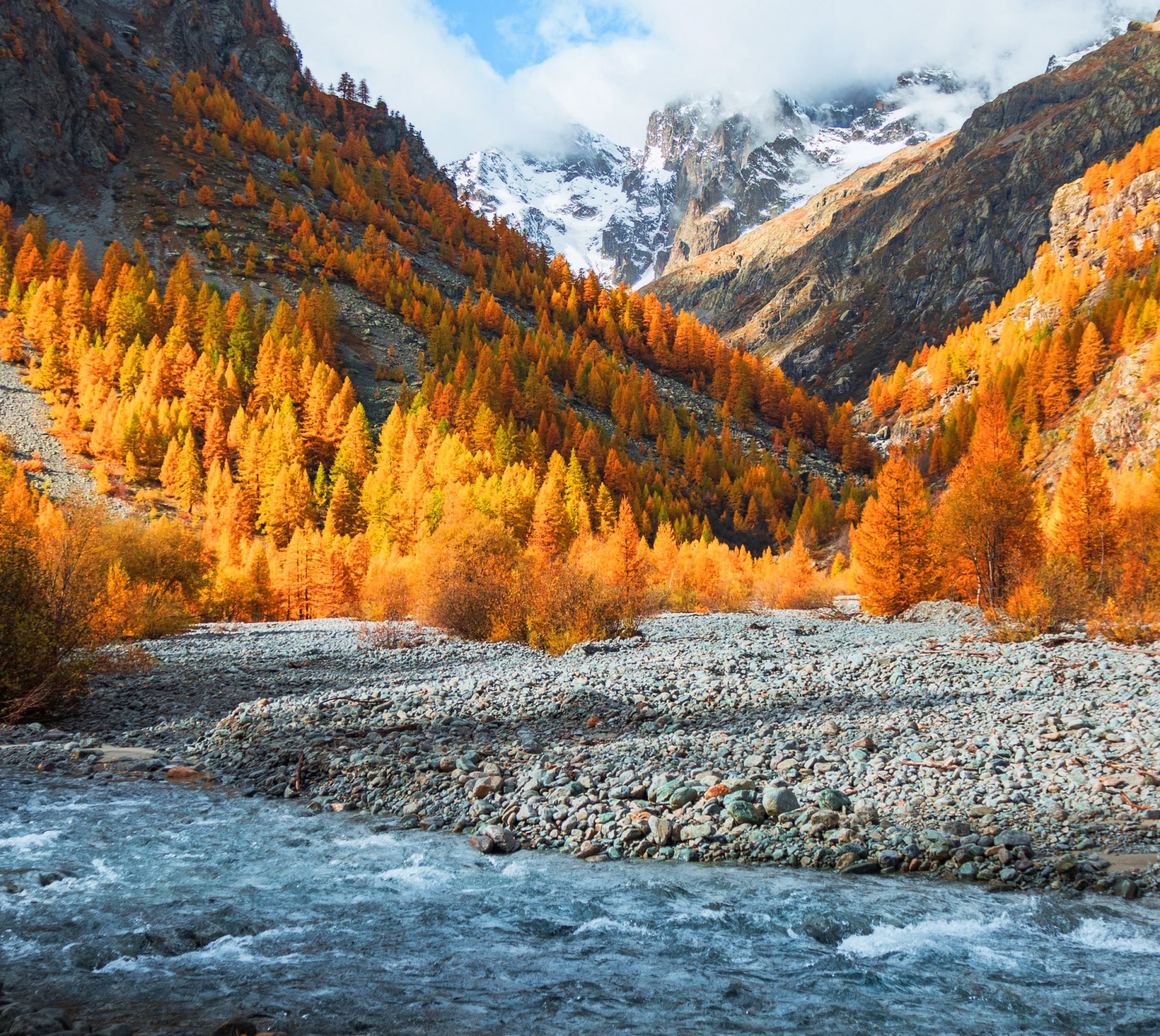 Exploring the World’s Most Impressive Fall Color Destinations – Moss ...