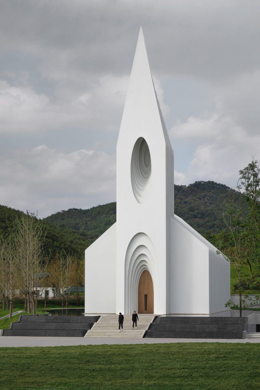 This Modern Church Looks Like It’s Made of Layered Paper » Moss and Fog